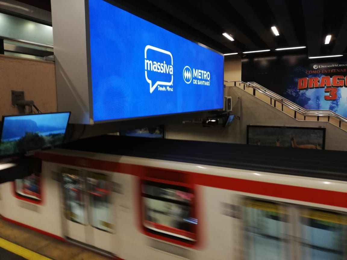OOH: Más de mil metros cuadrados de pantalla led visten el Metro de ...