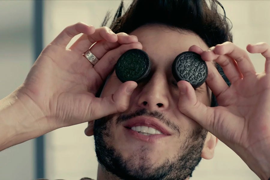 Sebastián Yatra le pone ritmo a Oreo y se convierte en su influencer :0 ...