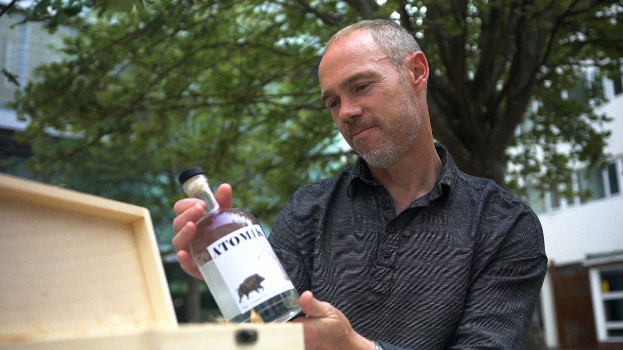 Así es Atomik, el vodka a base de cereales radioactivos de Chernobyl