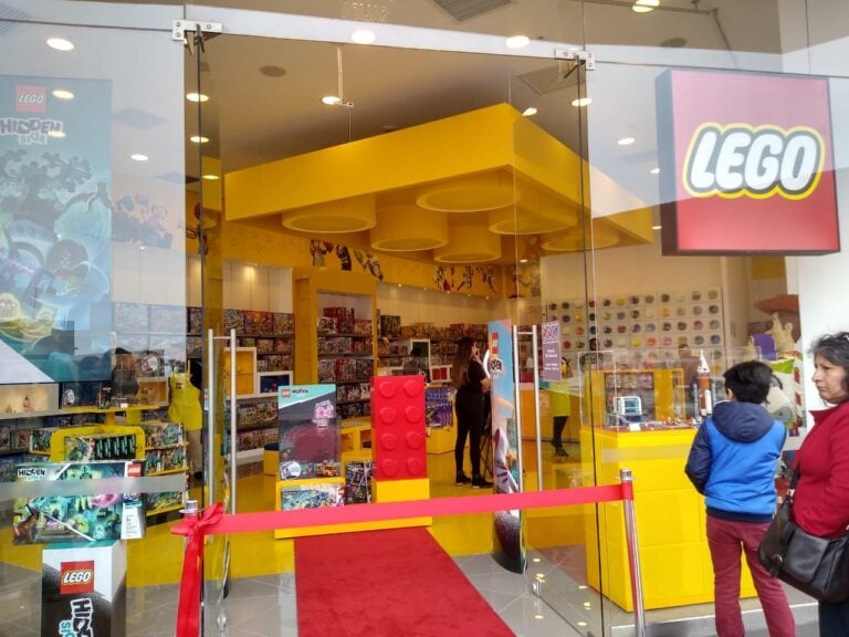 Lego estrena su local más grande en Perú y nueva plataforma digital ...