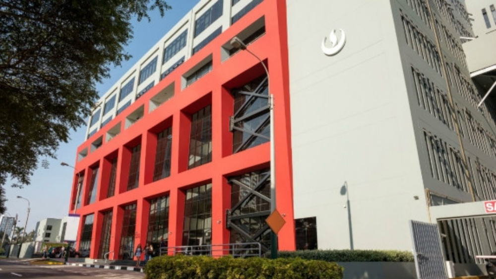 ¿Cuáles son los grandes grupos que podrían comprar UPC y Cibertec?