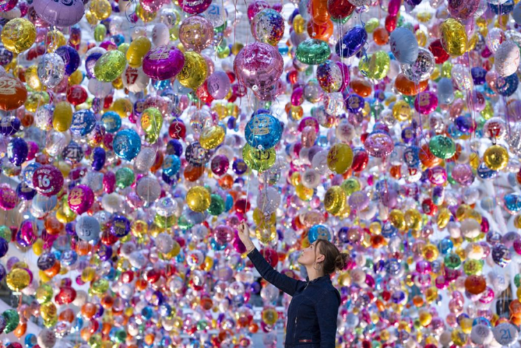 Casi 7 mil globos representan las vidas perdidas por suicidios de ...